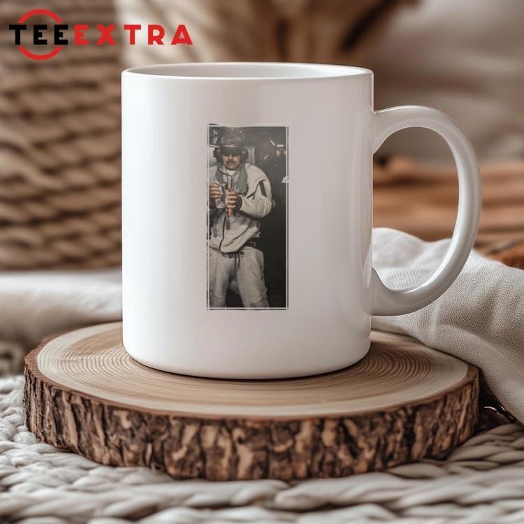 Official Nicolas Maduro On Board The Uss Iwo Jima Shirt, hoodie ...